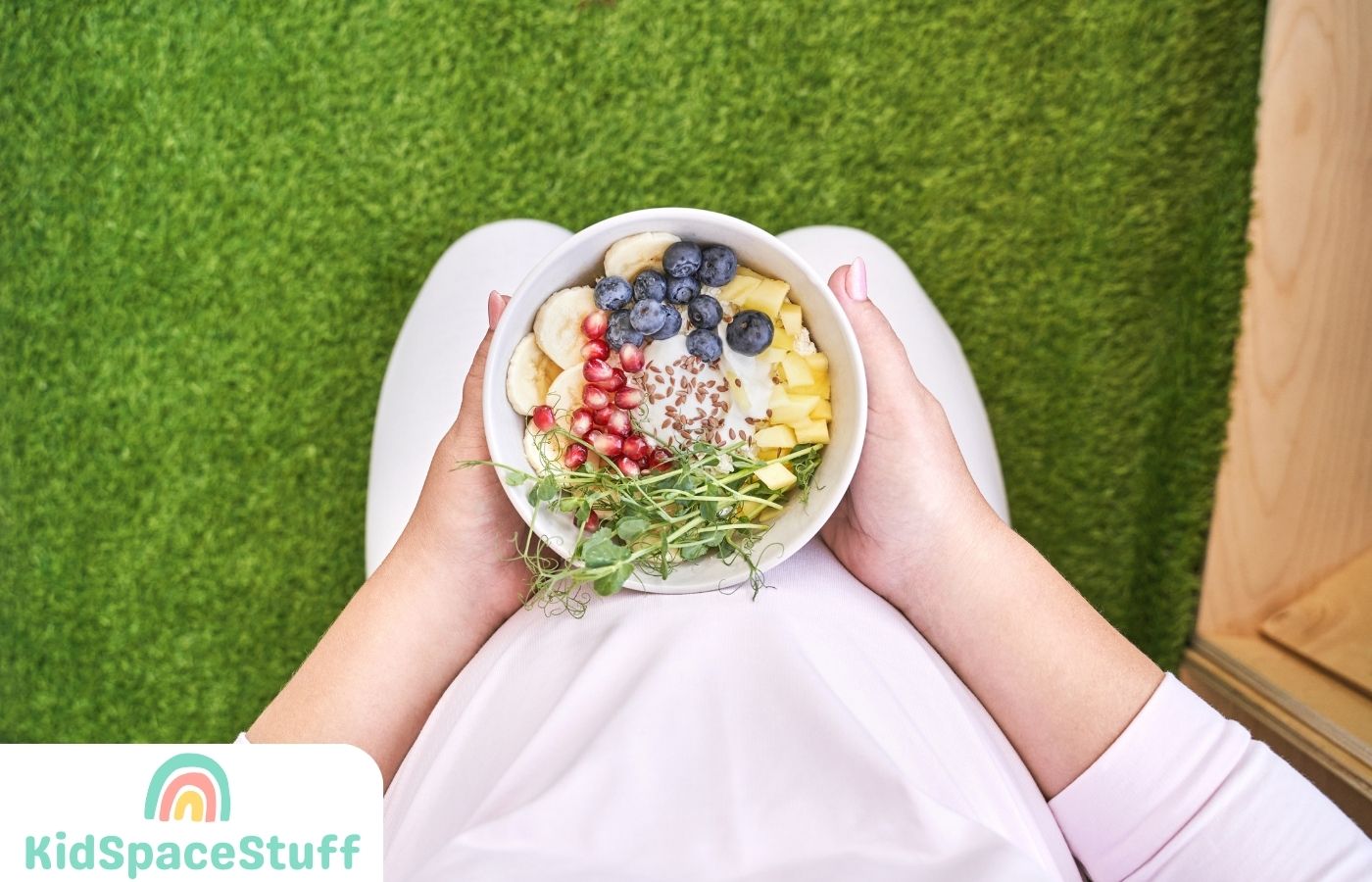 Can Pregnant Women Eat Salad? (Quick Answer!)